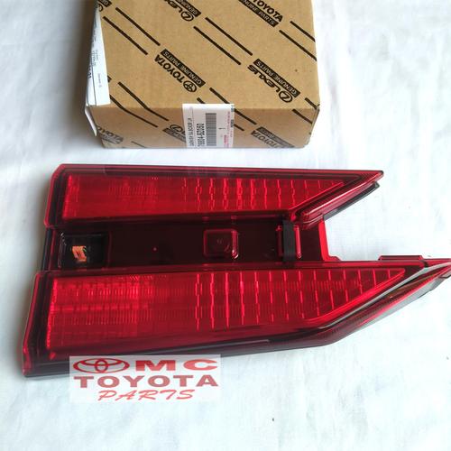 Jual Reflektor Lampu Bagasi Belakang Kiri Avanza Xenia New 76804-BZ050 ...