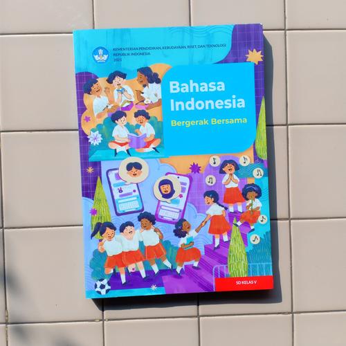 Jual buku bahasa indonesia bergerak bersama sd kelas 5 kurikulum merdeka - Kota Bandung ...