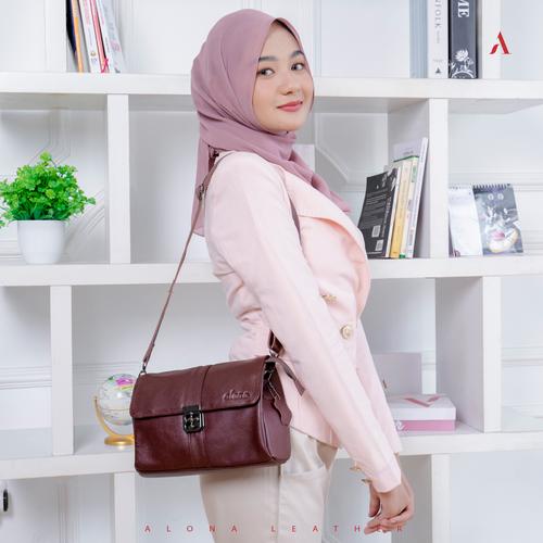 Promo Tas Sling Bag Wanita Selempang Kulit Asli Original Alona Belezza Hitam - Dompet Geisha ...
