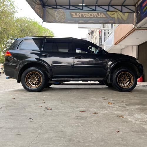 Jual PAKET VELG BAN PAJERO FORTUNER RING 18 HSR REVO BAN 285 60 R18 AT ...