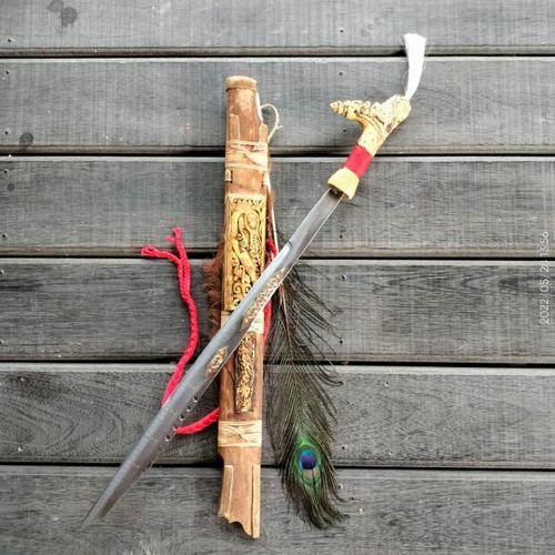 Jual Mandau senjata khas suku dayak. mandau souvenir mandau dayak ...