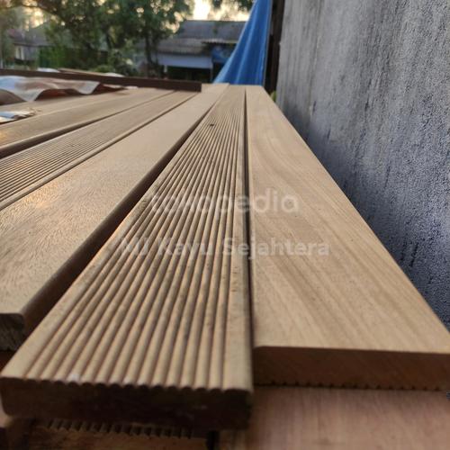 Jual Lantai Kayu Pool Deck Kolam Pagar Taman Deck Bengkirai 2 x 9 x 270 ...