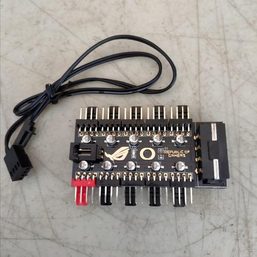 Jual Splitter PWM Cooling Fan Hub 4pin Power molek to 10x Adaptor ...