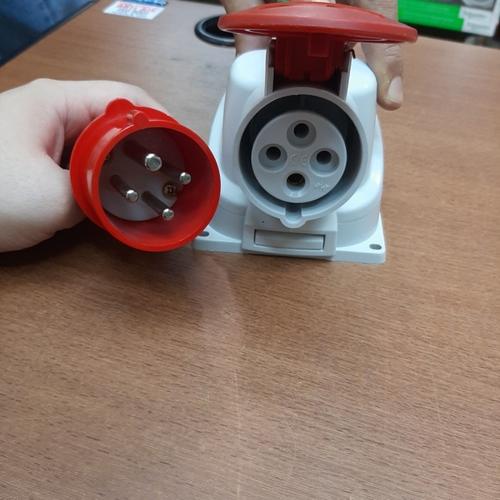 Jual STOP KONTAK LEGRAND SURFACE MOUNTING + STECKER SCHYLLER 4 PIN 3P+E ...