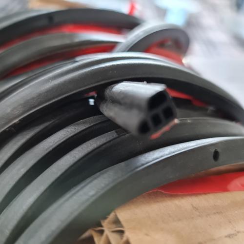 Jual PEREDAM KARET PINTU BAGASI KAP MESIN SUARA ANGIN + LEM 3M SPY ...