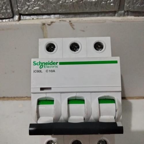 Jual mcb ic60l 10a 16a 3p Schneider original - Jakarta Pusat - Tri Jaya ...