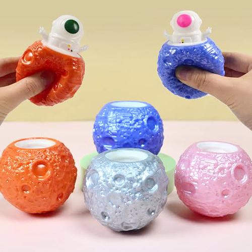 Jual ASTRONOT IN THE MOON POP UP SQUEEZE TOY tupai pencetan squishy ...
