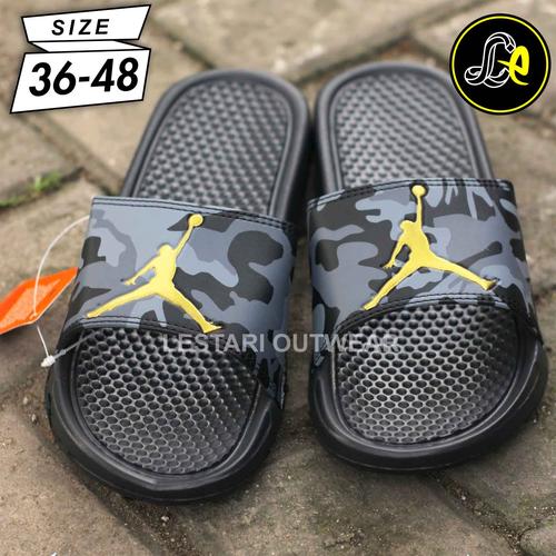 Jual Sandal Pria Dan Wanita Benassi Jordan Army Big Size 36-48 - SANDAL ...