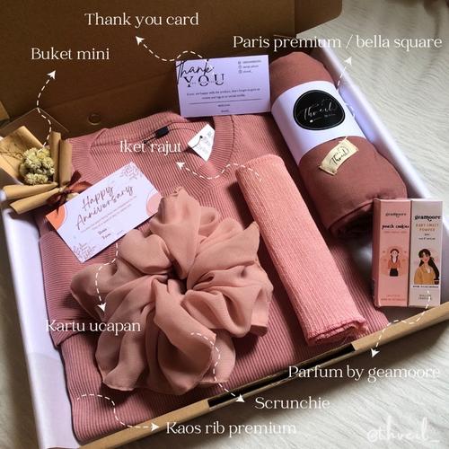 Jual KADO HAMPERS GIFT BOX HIJAB PARFUM BUKET BUNGA ULANG TAHUN CEWEK ...