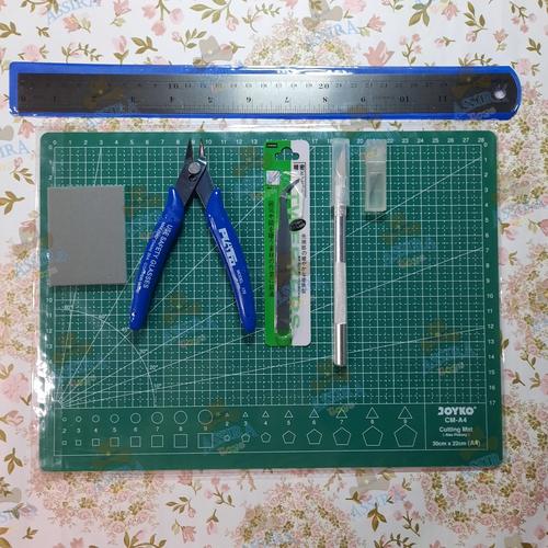 Jual Basic Alat Rakit Gundam Cutting Mat A4 Tang Spons Amplas Cutter ...