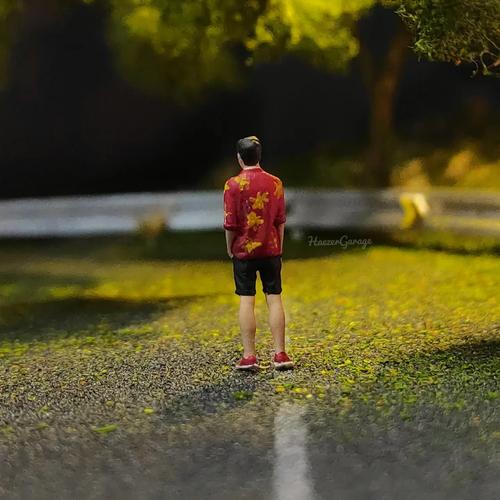 Jual Figure Turis Tourist Baju Bunga 1/64 Miniatur Diorama Perkotaan n0 ...
