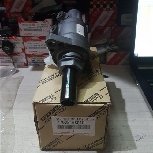 Jual Master Rem Assy 47028-58010 Original Toyota Alphard MNH10 dan ...