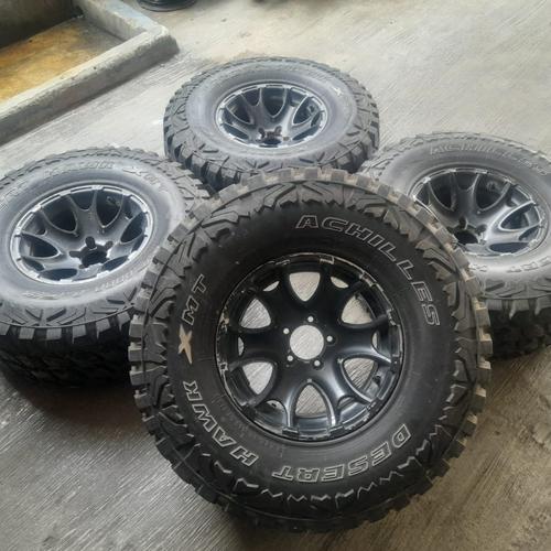 Jual velg original hilux r15 lebar 8 pcd 5x114 warna hitam plus ban mt ...