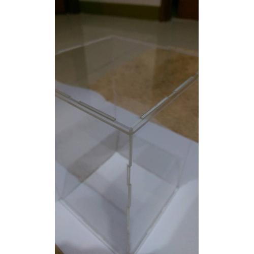 Jual Acrylic Display Case Display Akrilik CUSTOM 35x25x28 dengan base ...