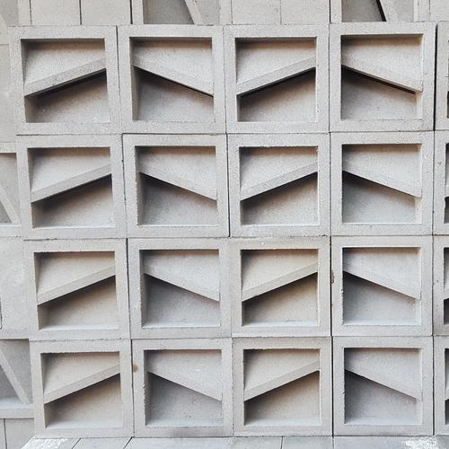 Jual Loster Beton Miring atau Jalusi Lubang Angin Roster Dinding Rumah ...
