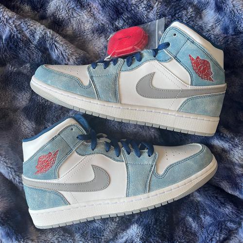 Jual AIR JORDAN 1 MID FRENCH BLUE FIRE RED - 41 - Kota Surabaya ...