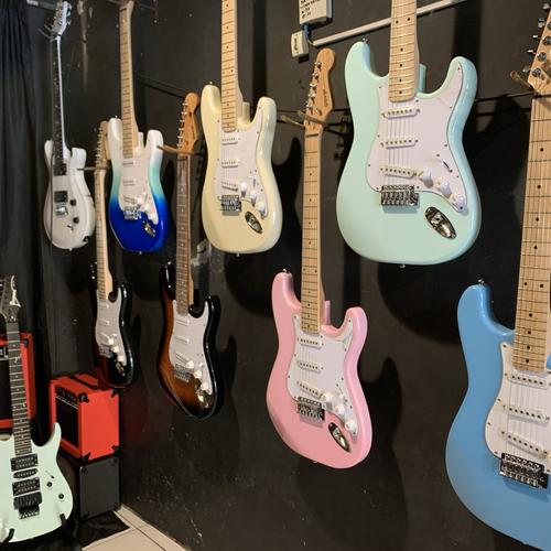 Jual gitar elektrik difergio stratocaster neck maple - 1 AJA - Kab ...