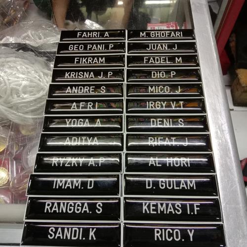 Jual name tag papan nama dada hitam Lis putih lapis magnet - Jakarta ...
