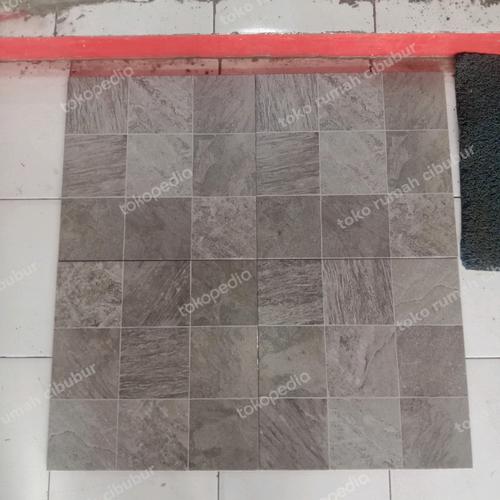 Jual KERAMIK 50x50 KERAMIK LANTAI / KERAMIK DINDING DUOMO GREY KW1 ...