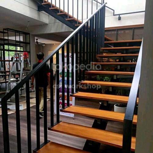 Jual tangga besi kayu minimalis - Kota Bogor - csi workshop | Tokopedia
