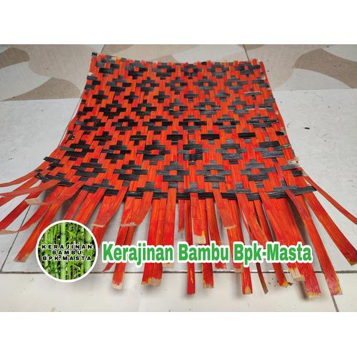 Jual Kerajinan Anyaman Bambu Bilik Dekorasi Rumah Warna Merah Hitam ...