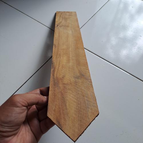 Jual Atap sirap kayu ulin / genteng kayu ulin / atap kayu / atap gazebo ...