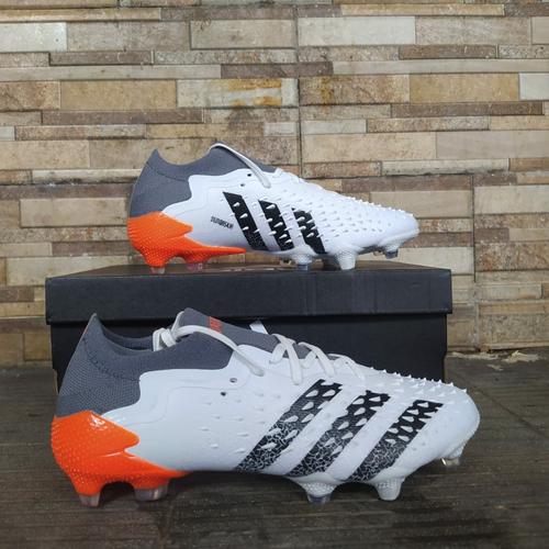 Jual Sepatu Bola Adidas Predator Freak.1 White Red Fg soccer - Jakarta ...