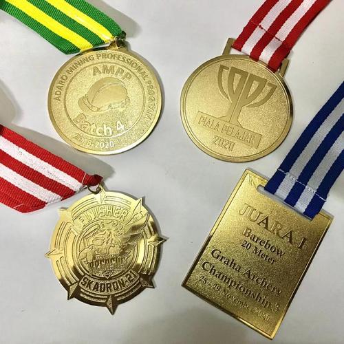 Jual Medali Custom Bentuk/ Medali Bewarna / Emas / Perak / Perunggu ...