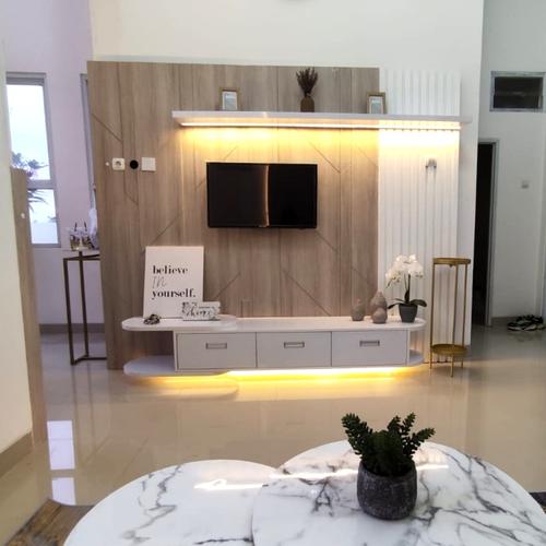 Jual Backdrop TV Kisi-Kisi Rak TV Gantung Meja TV LED Strip Minimalis ...