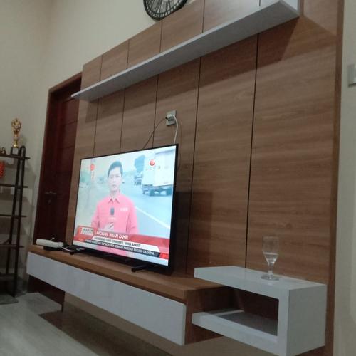 Jual Backdrop tv cermin/ Backdrop tv minimalis/ Meja tv gantung ...