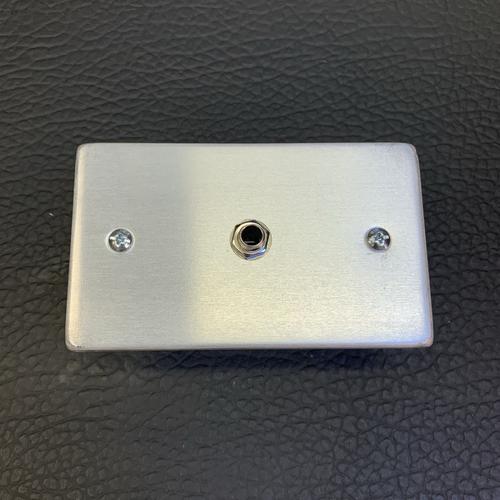 Jual Panel jack mic akai 1 lubang terminal tanam akai jack - Jakarta ...