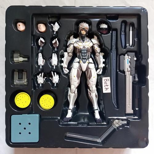 Jual Revoltech Raiden White Armor Ver Metal Gear Rising (no figma ...