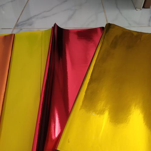 Jual KERTAS METALIK KERTAS MENGKILAT/ KERTAS SAMPUL - Merah - Jakarta ...