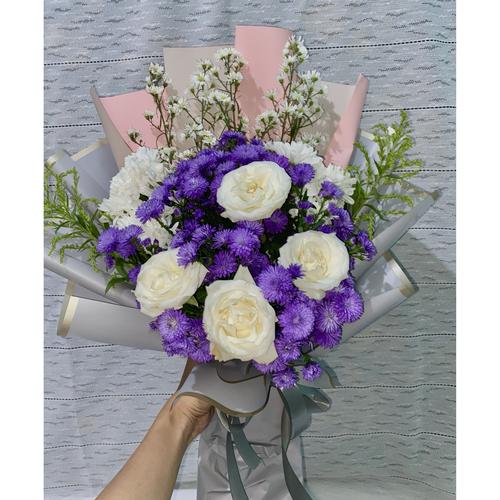 Jual Bucket bunga mawar alsi/buket wisuda Valentine Giftbucket Bandung ...