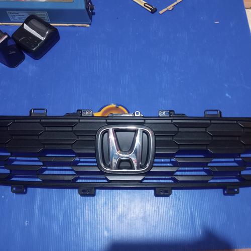 Jual ORI Front Grille radiator plus logo Honda WRV new 2023 original ...