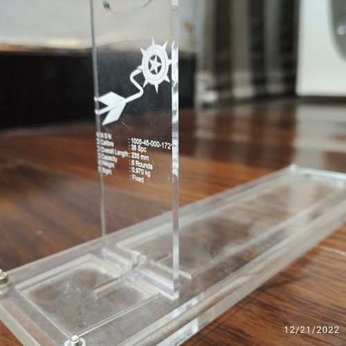 Jual Pajangan Berdiri Akrilik Revolver Marking Pindad - Jakarta Selatan ...