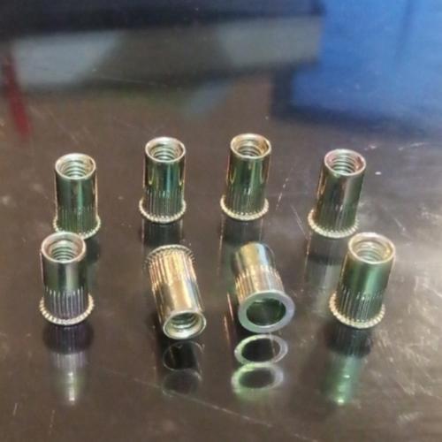 Jual mur rivet nut m8 besi bibir tipis.nut rivet m8 kuning.isi 1000 pcs ...