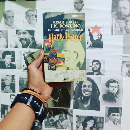 Jual Kisah Sukses J.K. Rowling Di Balik Penulisan Harry Potter - Kota ... Jual Kisah Sukses J.K. Rowling Di Balik Penulisan Harry Potter - Kota ...