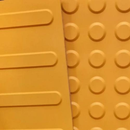 Jual Rubber flooring / Blind road / guiding block pvc 30x30cmx5,5mm ...