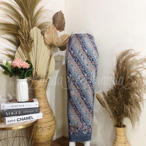 Jual Rok batik plisket (pinggir biru) / bawahan kebaya modern - cacing ...