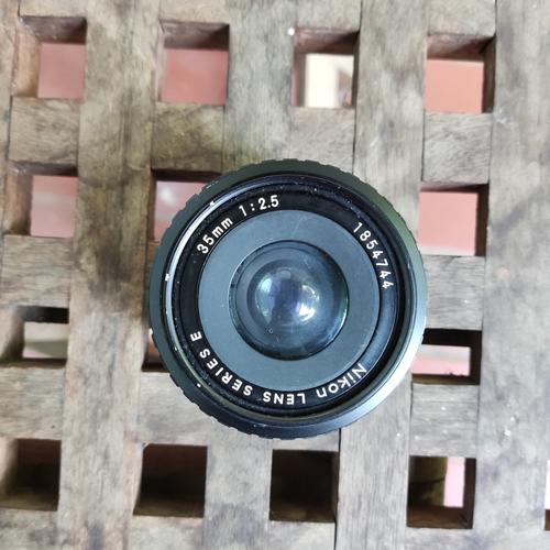 Jual Lensa Analog Nikon Nikkor 35mm F2.5 E Series - Kota Bandung - Dog ...