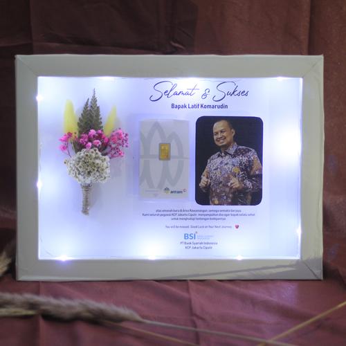 Jual Frame souvenir wisuda Bingkai 3D 30 x 21 cm, Buket Bunga Kering ...