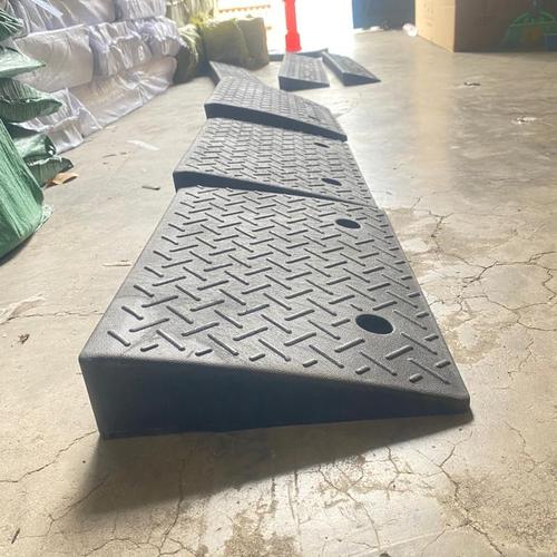 Jual Tanjakan Lantai Tebal Dan Kuat/Rubber Ramp Ukuran 8cm-11cm-14cm ...
