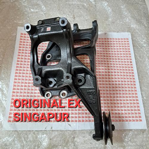 Jual Bracket Breket Dudukan Pompa Power Steering Stering Kijang 7K ASLI ...