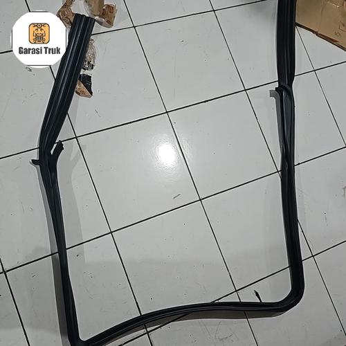 Jual Karet Chanel Kaca Pintu Mitsubishi Fuso FN62 Fighter Tayo Baru OEM ...