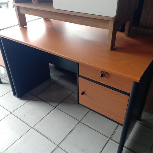 Jual meja kantor 1/2 biro meja kerja meja tulis meja staff meja ...