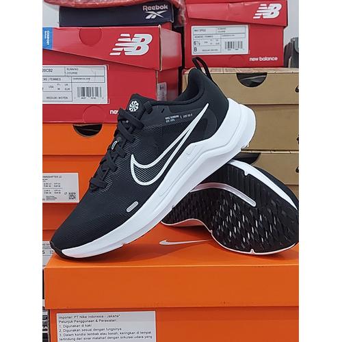 Promo Sepatu Lari Wanita NIKE DOWNSHIFTER 12 - Black - 38 - Jakarta ...