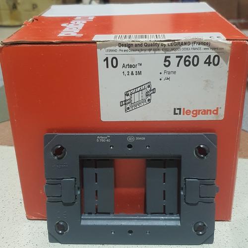 Jual Frame Pengikat Saklar Legrand Arteor 576040 / Pengikat Frame ...