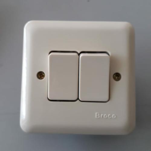 Jual Broco Saklar Seri Broco Double Inbow NewGee Urea Cream IB 6622U ...