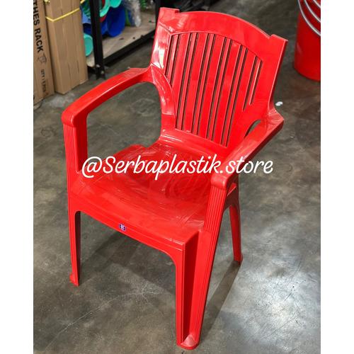 Jual kursi senderan raja / kursi pesta nikahan plastik / kursi taman ...